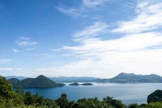「サイロ展望台」から洞爺湖を一望しよう！支笏洞爺国立公園の広大な景色を楽しめる展望台！【洞爺湖町】 | 旅々PHOTO