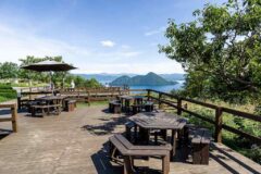 「サイロ展望台」から洞爺湖を一望しよう！支笏洞爺国立公園の広大な景色を楽しめる展望台！【洞爺湖町】 | 旅々PHOTO