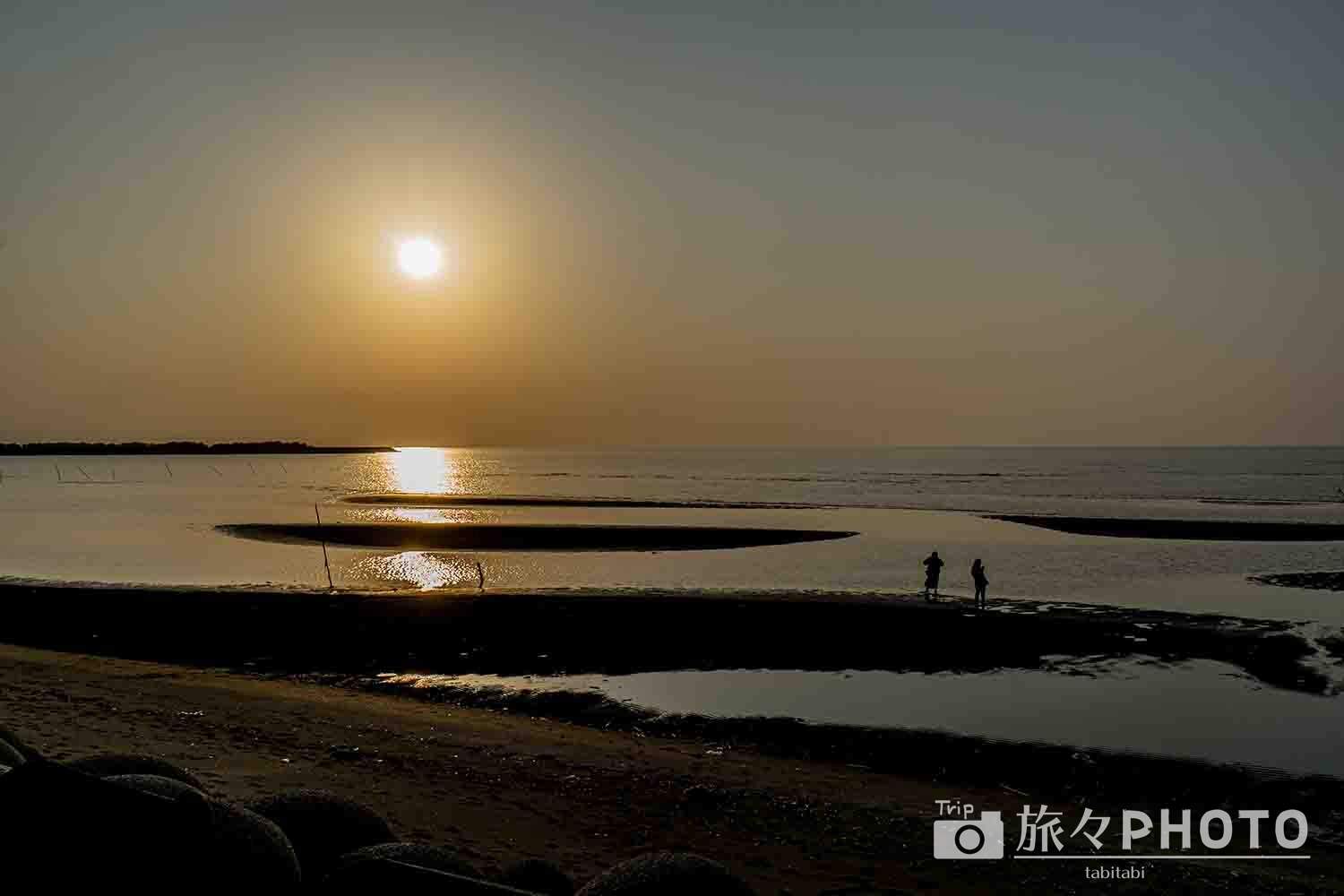 「真玉海岸」で夕陽と干潟が織りなす絶景を観よう！恋叶ロードの絶景スポット【豊後高田市】 | 旅々PHOTO