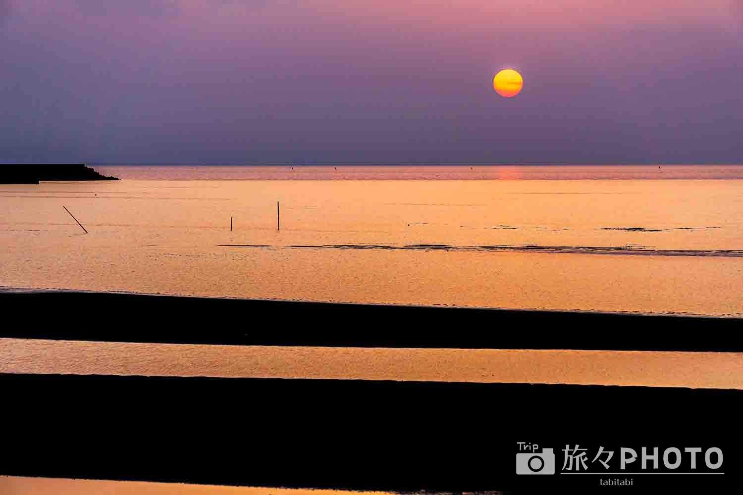 「真玉海岸」で夕陽と干潟が織りなす絶景を観よう！恋叶ロードの絶景スポット【豊後高田市】 | 旅々PHOTO