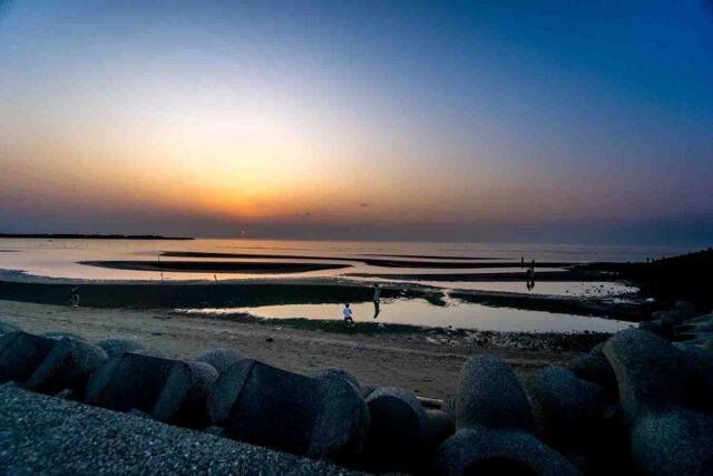 「真玉海岸」で夕陽と干潟が織りなす絶景を観よう！恋叶ロードの絶景スポット【豊後高田市】 | 旅々PHOTO