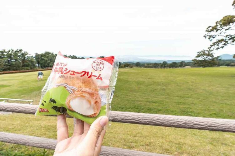 放牧の牛に会いに行こー！『大山まきばみるくの里』はソフトクリームも絶品！ | 旅々PHOTO
