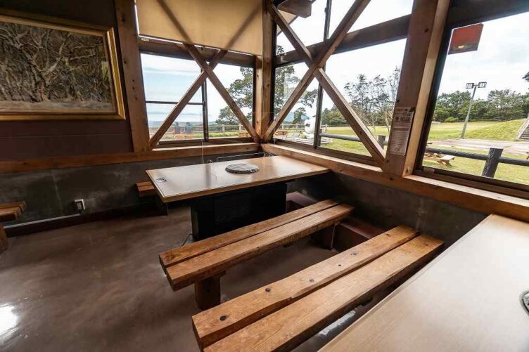 放牧の牛に会いに行こー！『大山まきばみるくの里』はソフトクリームも絶品！ | 旅々PHOTO