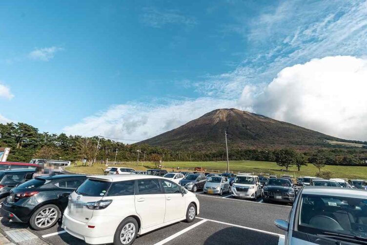 放牧の牛に会いに行こー！『大山まきばみるくの里』はソフトクリームも絶品！ | 旅々PHOTO