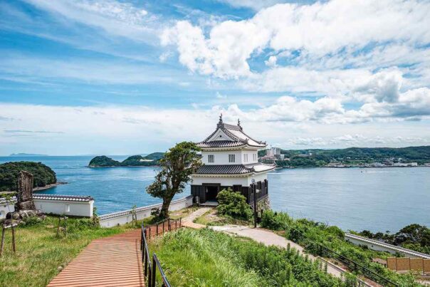 「平戸城」の魅力を総まとめ！平戸の絶景を楽しめる天守閣が魅力！2021年にリニューアルオープン！ | 旅々PHOTO